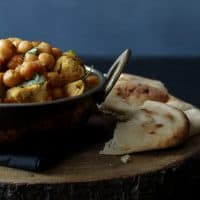 Murgh Cholay - a Pakistani Chicken and Chickpea Curry - Flour & Spice
