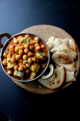 Murgh Cholay - a Pakistani Chicken and Chickpea Curry - Flour & Spice