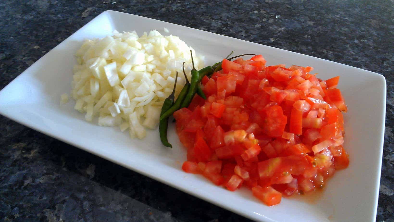 Murgh Cholay - a Pakistani Chicken and Chickpea Curry - Flour & Spice