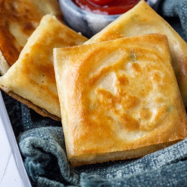 Box Patties with Chicken & White Sauce - Flour & Spice