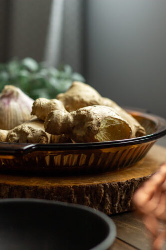 5 Minute Ginger Paste - How to Make it, How to Store it - Flour & Spice