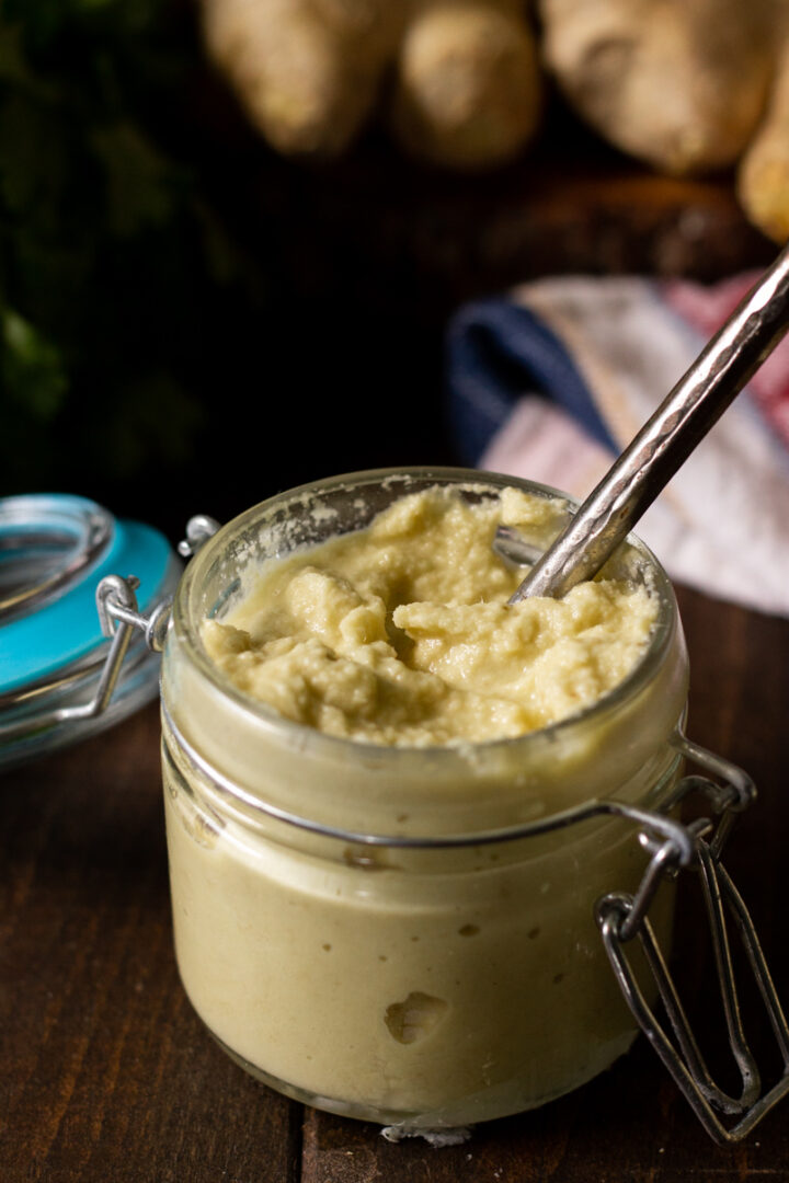 5 Minute Ginger Paste - How to Make it, How to Store it - Flour & Spice