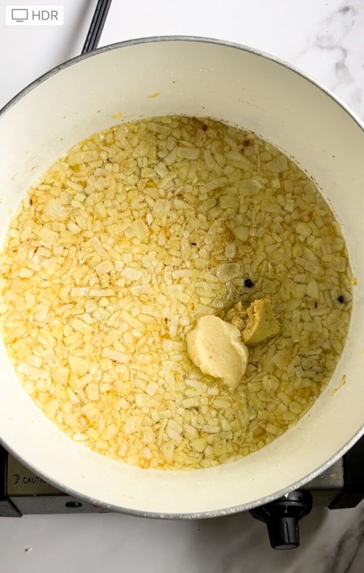 Chicken ka Salan - A Pakistani Chicken Curry - Flour & Spice