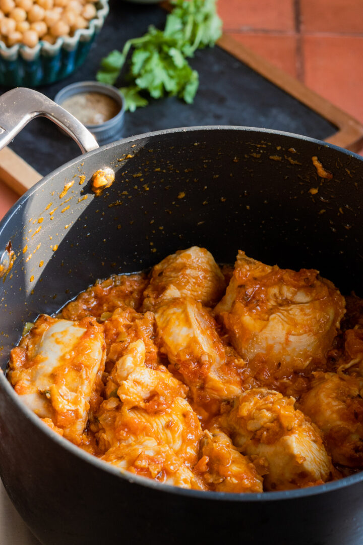 Murgh Cholay or Chana Chicken- Easy Chicken and Chickpea Curry - Flour ...