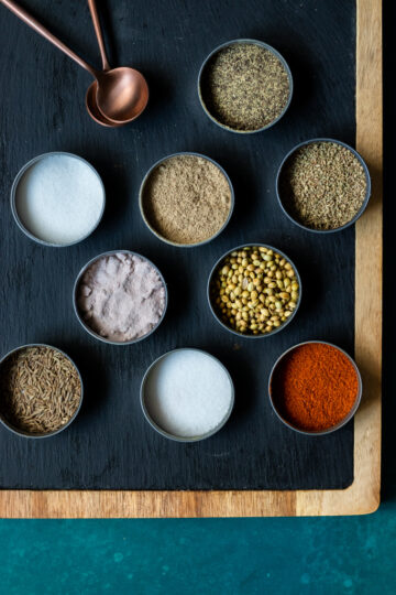 Chaat Masala Recipe - Pakistani (Quick & Easy!) - Flour & Spice