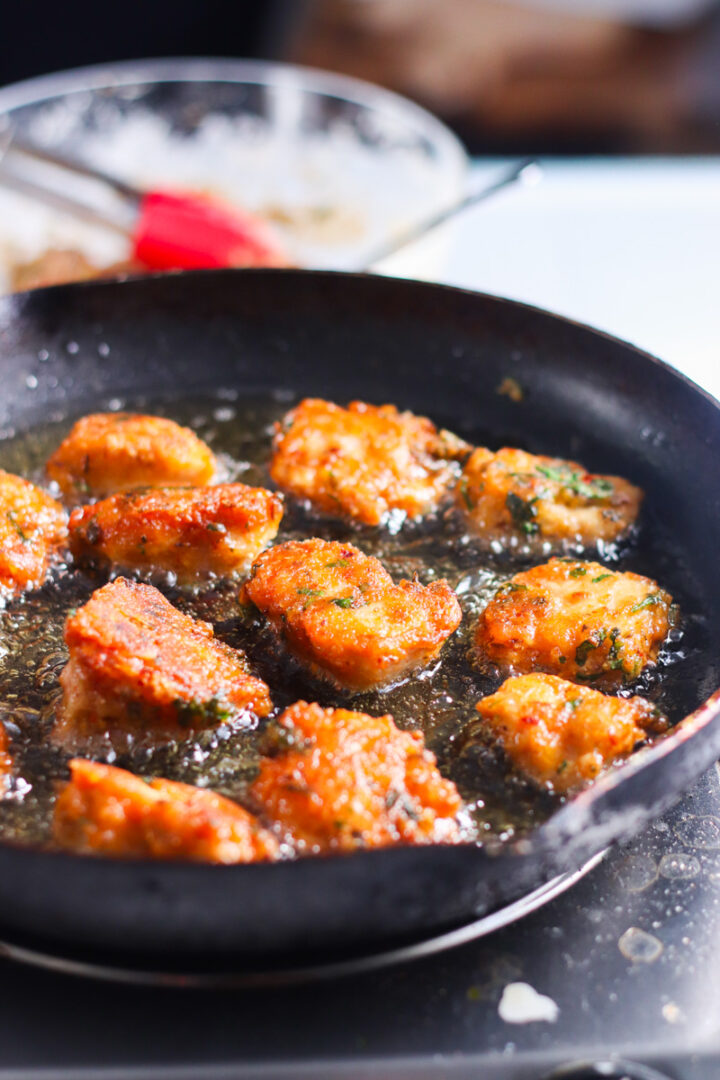 The BEST Chicken Pakoras - Crunchy & Chatpatay - Flour & Spice